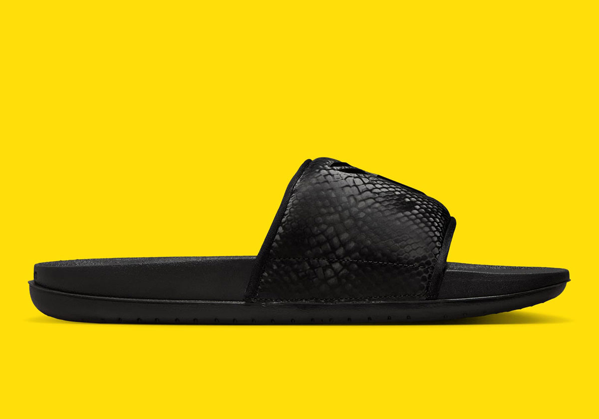 Nike Kobe Slides Triple Black IF2870-001 | SneakerNews.com