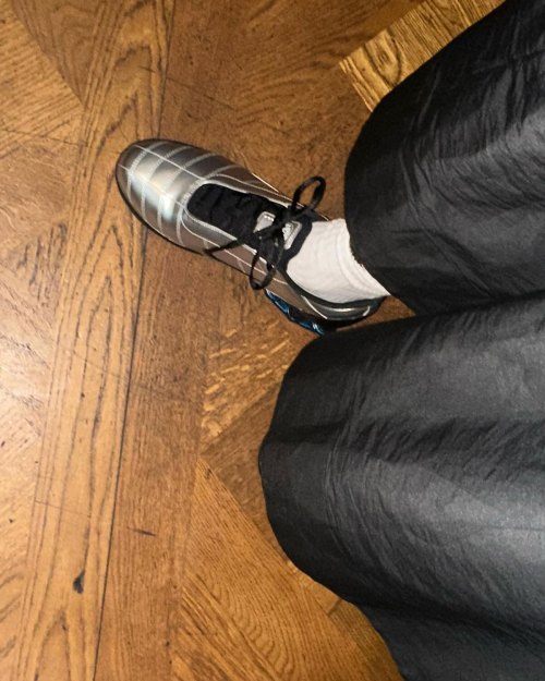 Nike Total 90 Shox Secutor Magia 2025 | SneakerNews.com