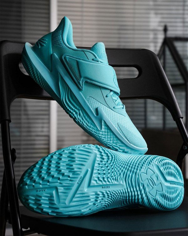 UA Curry Fox 2 2025 | SneakerNews.com