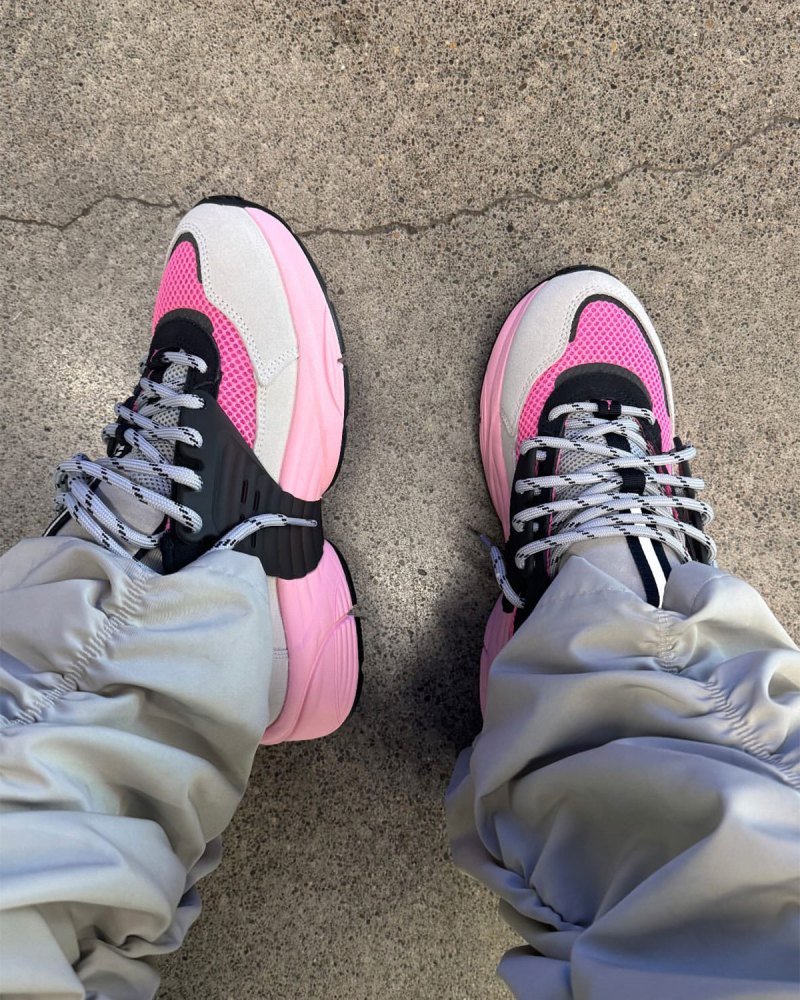 Jordan Trunner O/S "Pink/Black" | SneakerNews.com