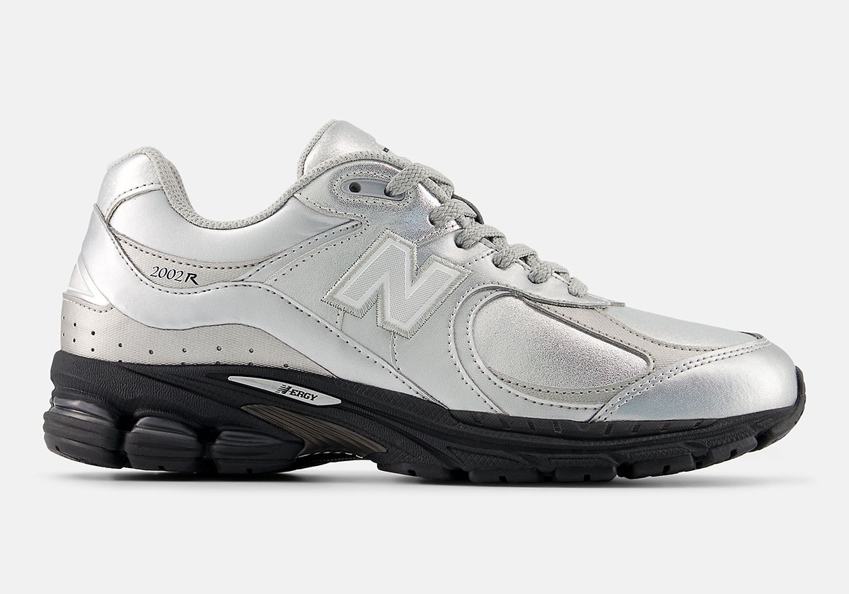 New Balance 2002R "Silver/Black" U2002RF | SneakerNews.com
