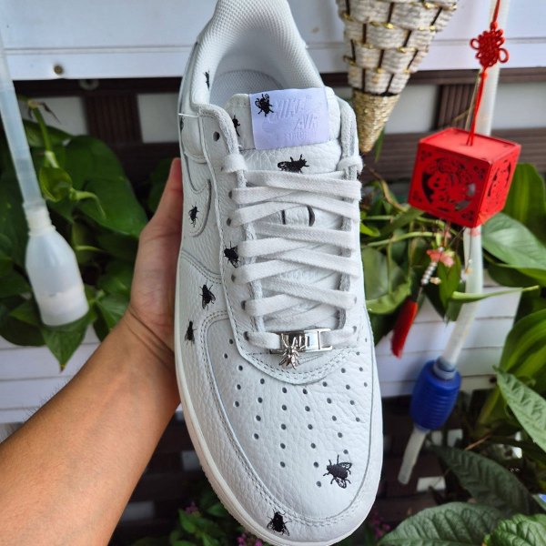 Nike Air Force 1 "Houseflies" IM3081-100 | SneakerNews.com