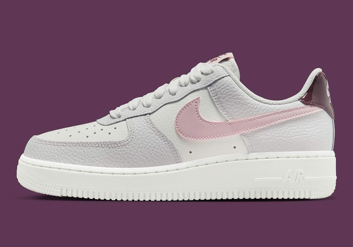 Nike Air Force 1 Dunk "Summit White/Plum Chalk" | SneakerNews.com