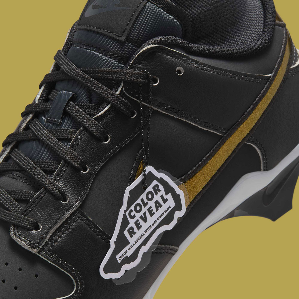 This Nike Dunk Alpha Menace Cleat Wears A Color-Changing Swoosh ...