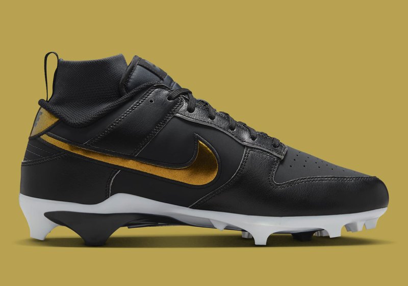 This Nike Dunk Alpha Menace Cleat Wears A Color-Changing Swoosh ...