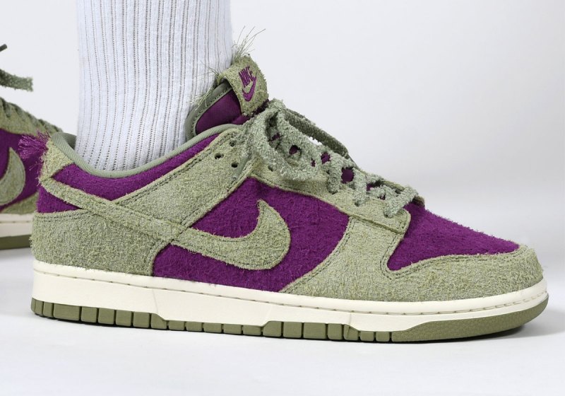 The Nike Dunk Low "Panda Viotech" Includes An Arts And Crafts Project - SneakerNews.com