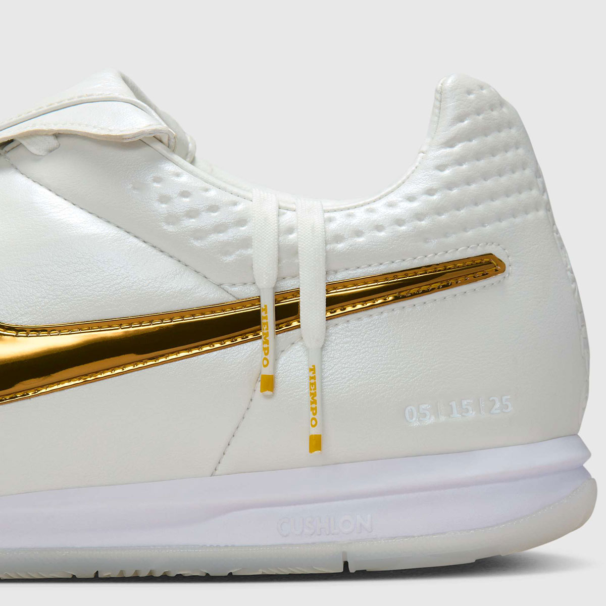 Ronaldinho Nike Tiempo Legend "Touch Of Gold" IF4389-100 | SneakerNews.com