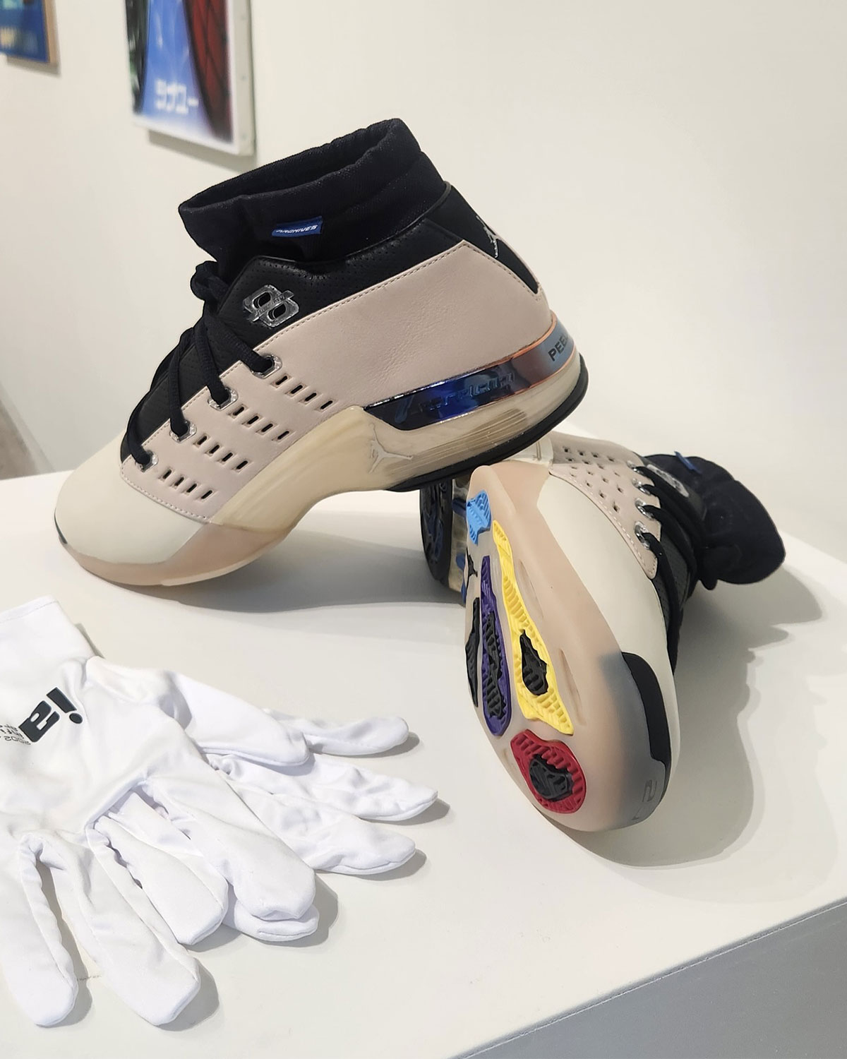 Infinite Archives Air Jordan 17 Low "Beach/Metallic Silver" IH0177-200 | SneakerNews.com