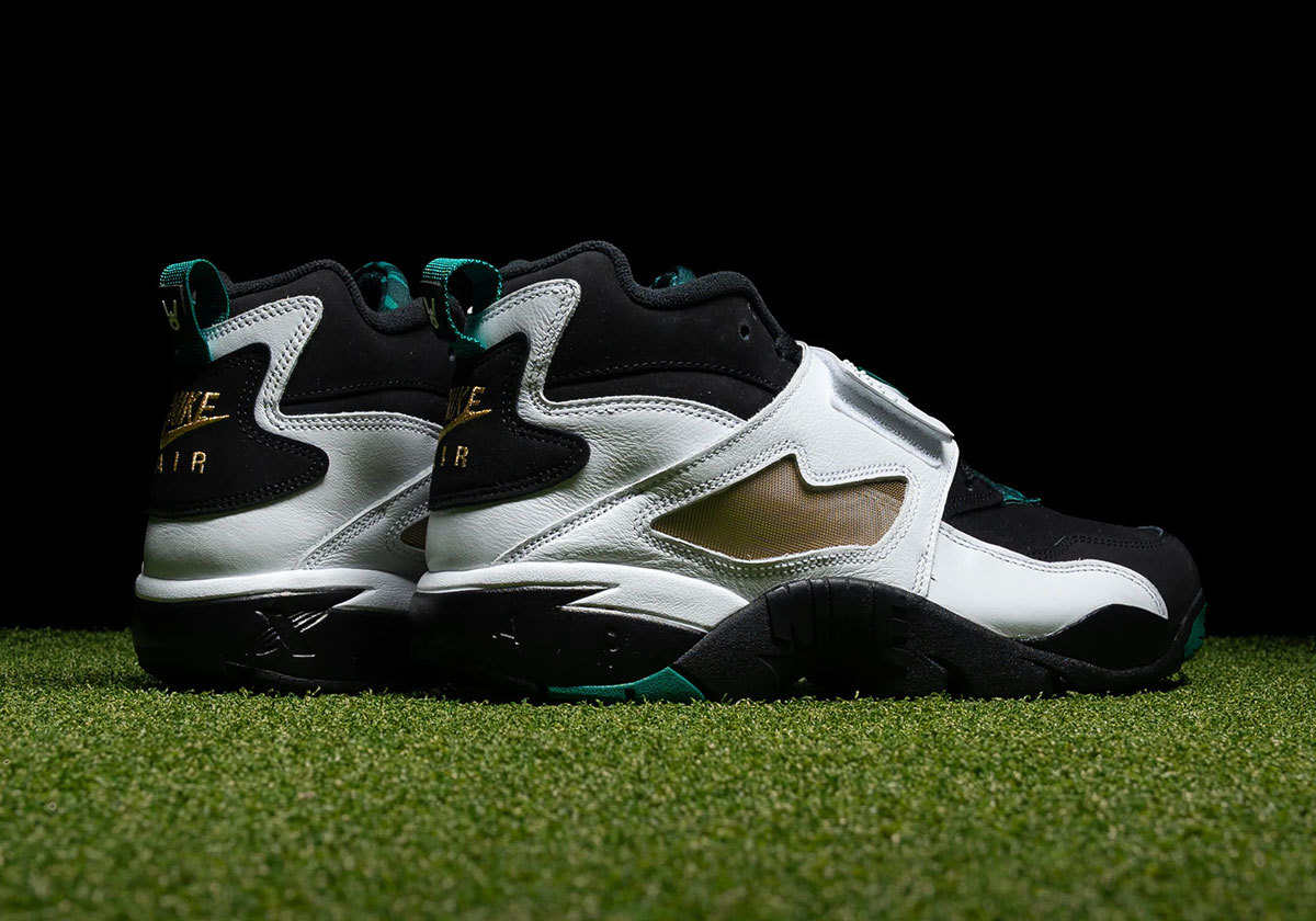 Nike Air Diamond Turf Emerald Release Date | SneakerNews.com