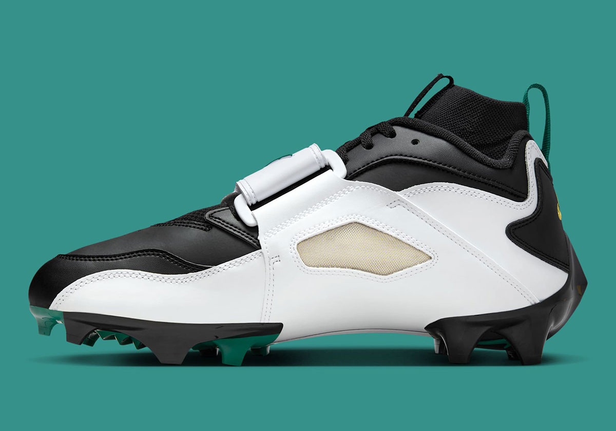 Nike Air Diamond Turf TD Cleats "Emerald" HF5298-102 | SneakerNews.com