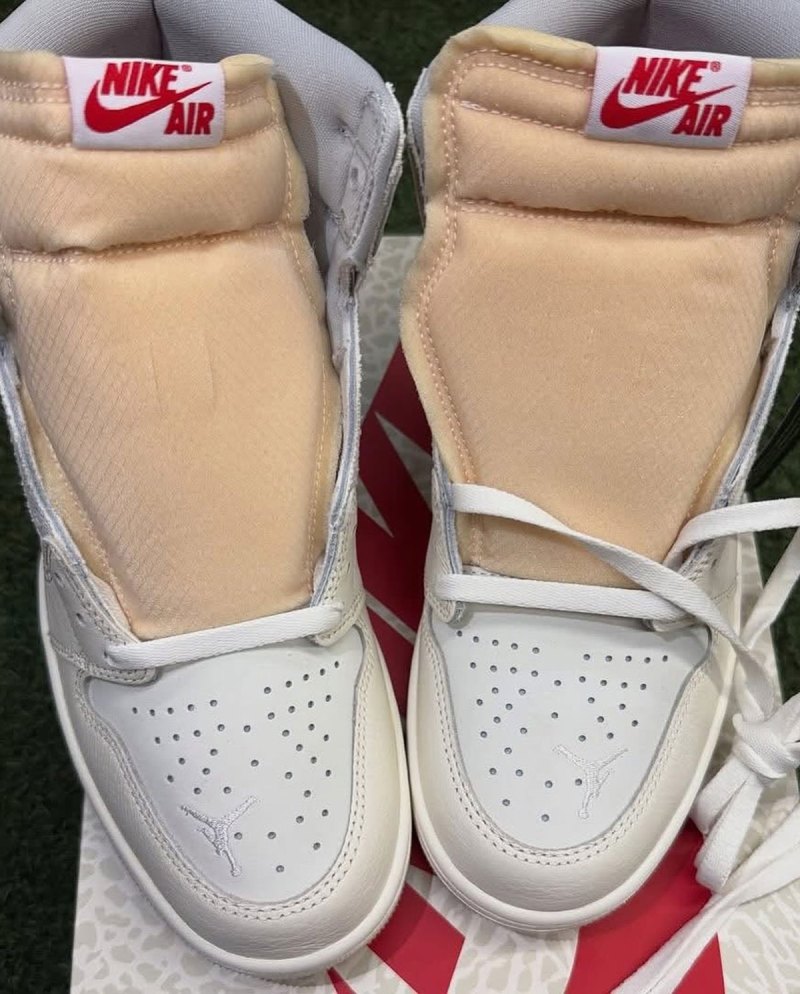 Air Jordan 1 "Sail/University Red" IH4363-100 | SneakerNews.com