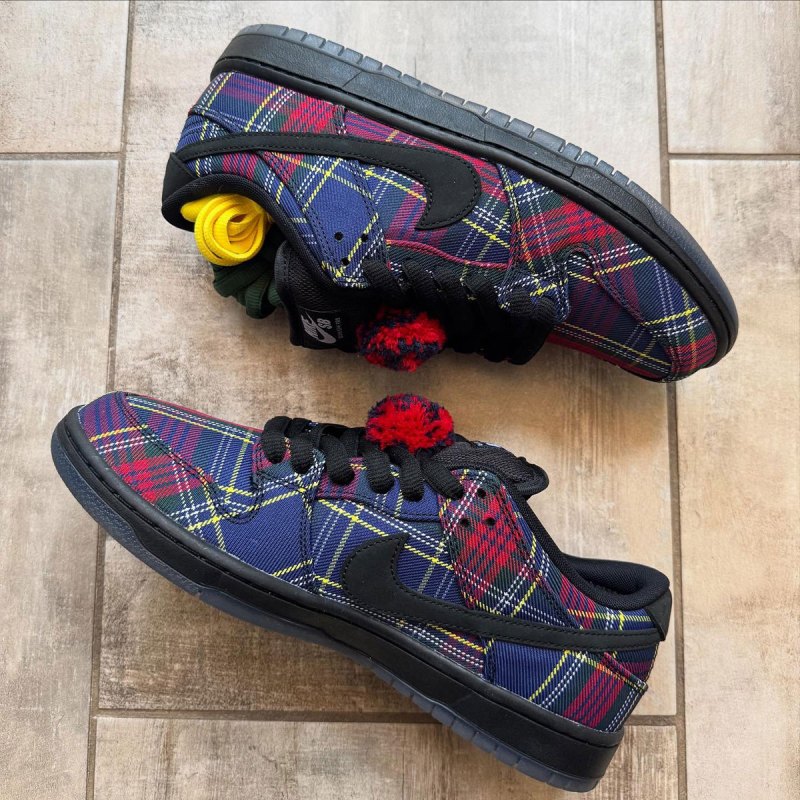 Nardwuar Nike SB Dunk Low II1493-600 | SneakerNews.com