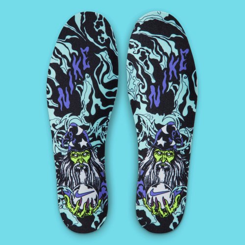 Nike Dunk Wizard Holiday 2025 IB2267-001 | SneakerNews.com