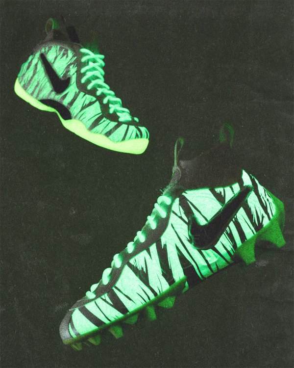 Nike Foamposite "Mummy Duck" Cleats Oregon | SneakerNews.com