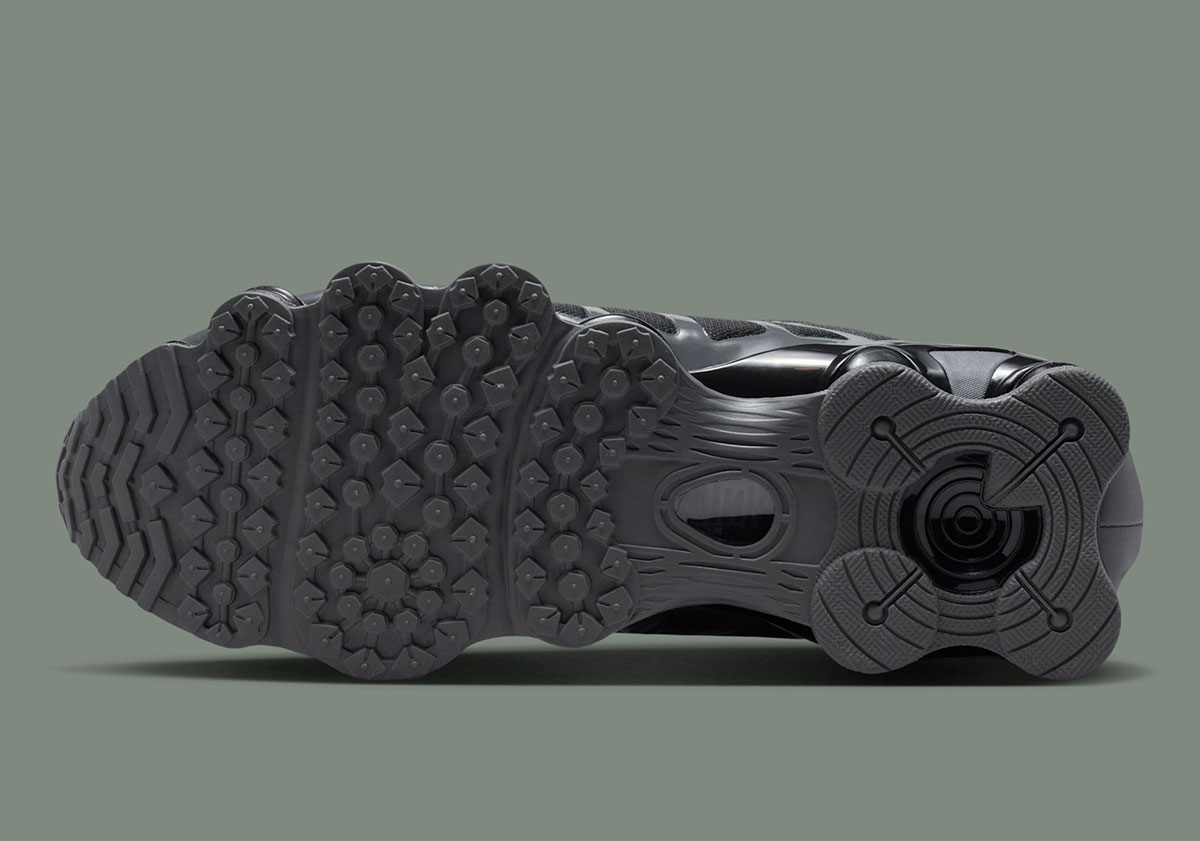 The Nike Shox TL Turns To Dark Monochromatics - SneakerNews.com