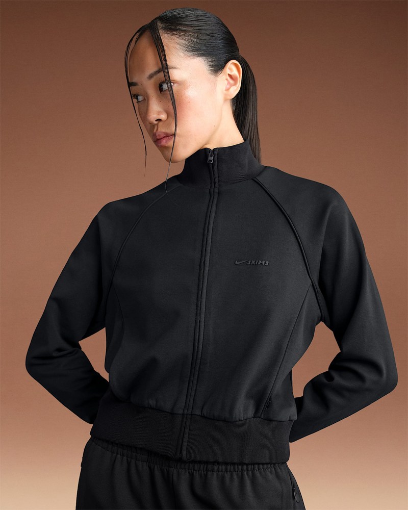 Kim Kardashian Nike SKIMS | SneakerNews.com