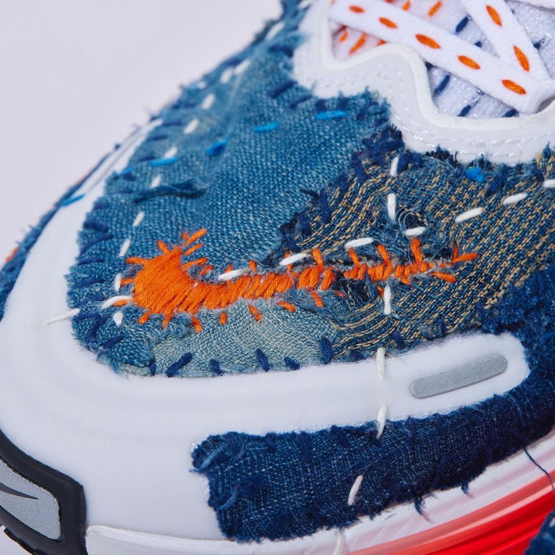 Sashiko Gals Nike Vomero Plus Tim Cook | SneakerNews.com