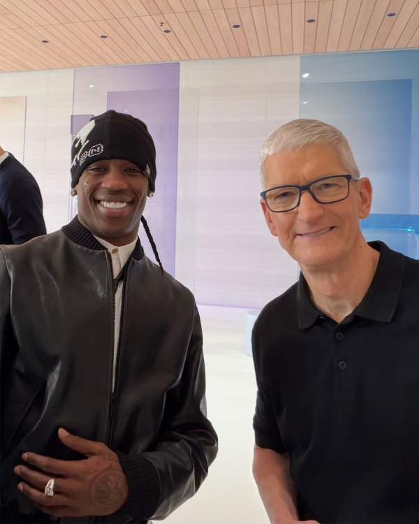 Travis Scott Apple Sneakers iPhone 17 Keynote | SneakerNews.com