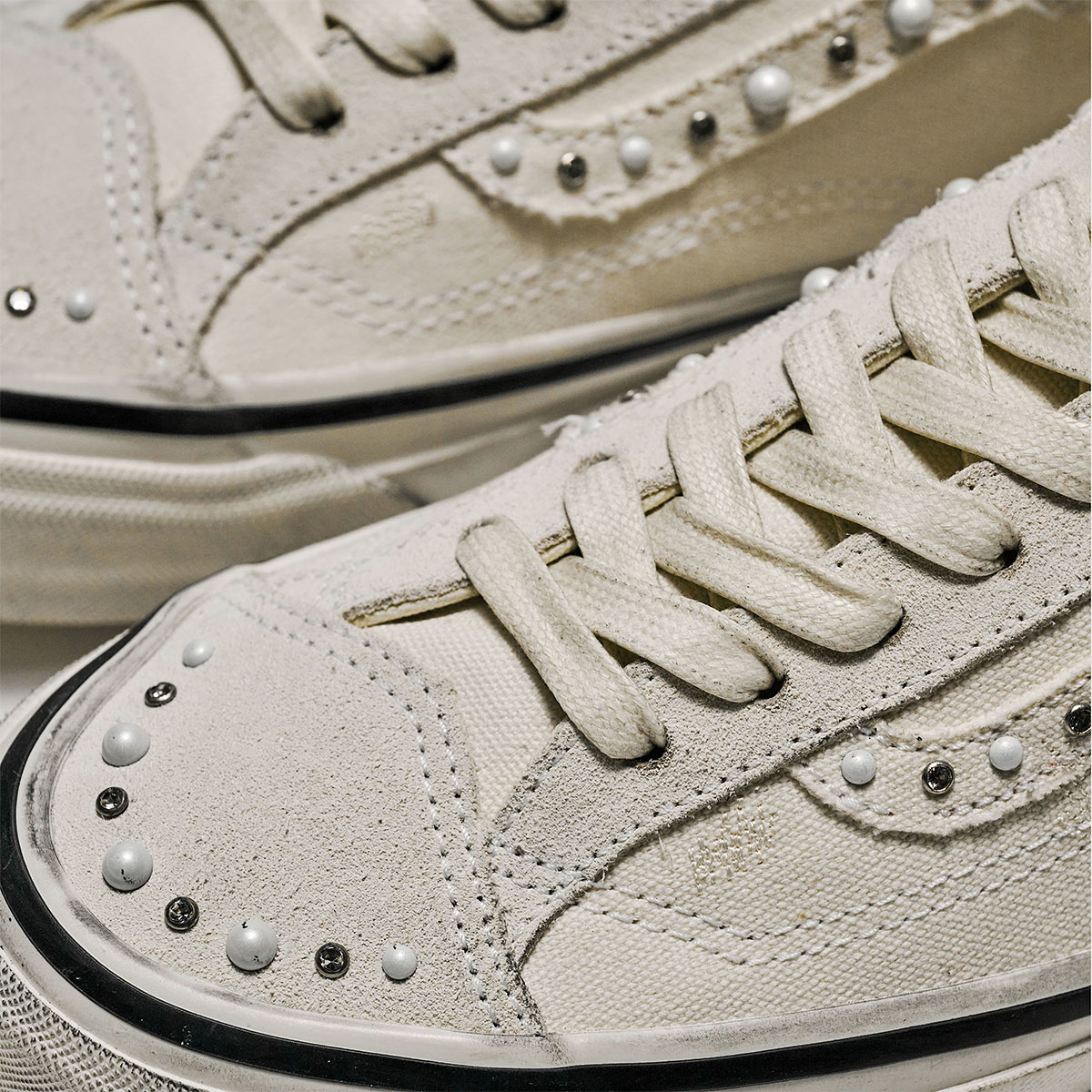 Vans Old Skool "Pearlized" ComplexCon | SneakerNews.com