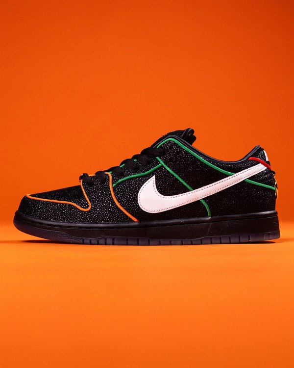 Bronx Girls Skate Nike SB Dunk Low | SneakerNews.com