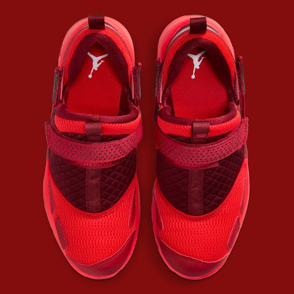 Jordan Trunner LX Chile Red HQ2164-601 | SneakerNews.com