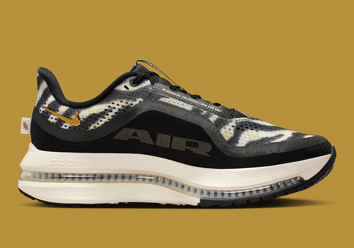 Nike Pegasus Premium "Zebra Print" IQ0368-010 | SneakerNews.com